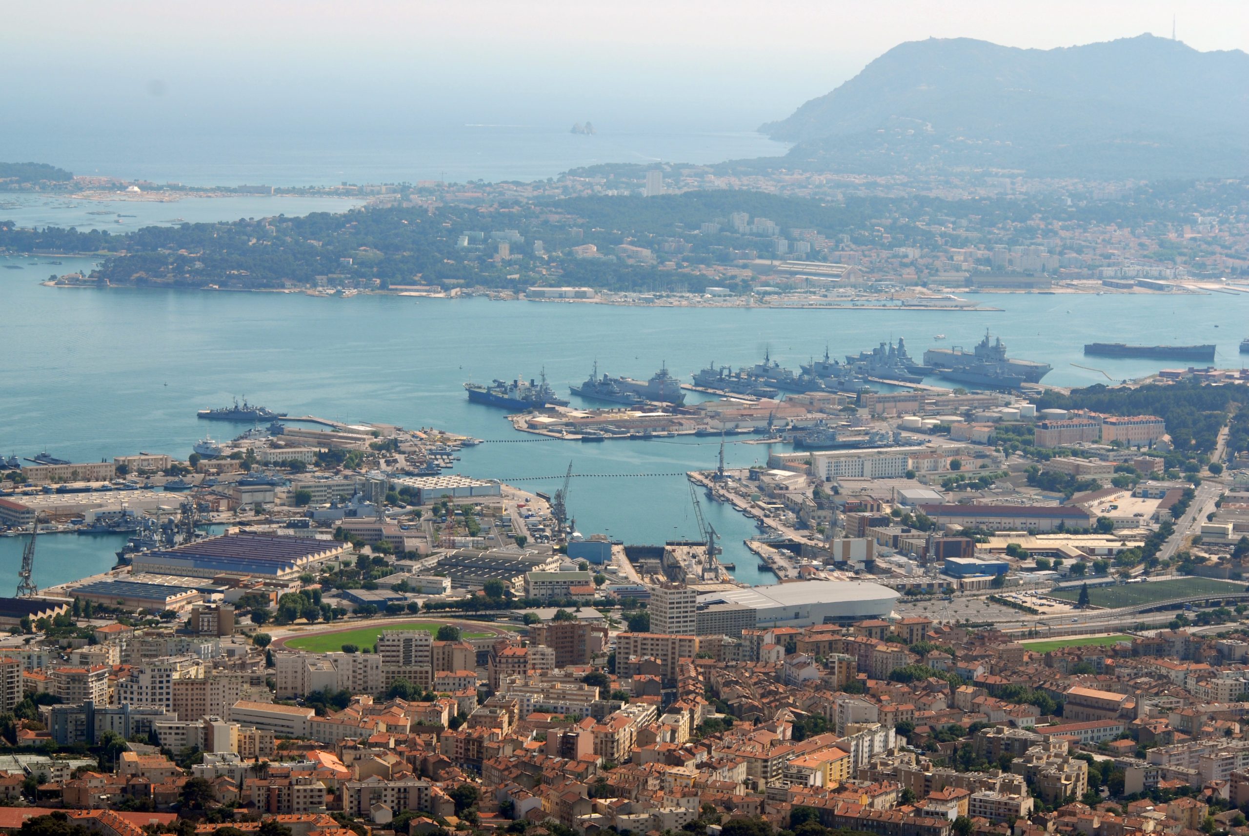 - Port_militaire_de_Toulon2